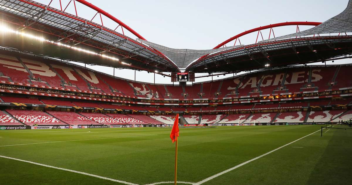 Portugal aprova 9 estádios para reiniciar liga de futebol