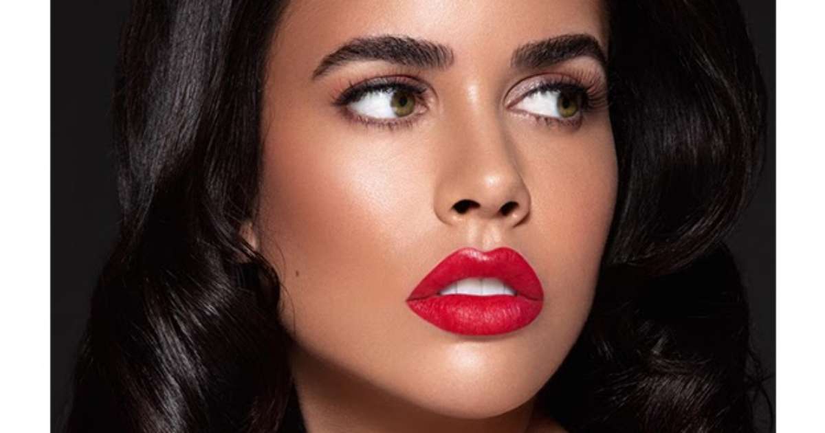Sucesso nas passarelas, Flor Kapitzky investe na carreira de cantora ...
