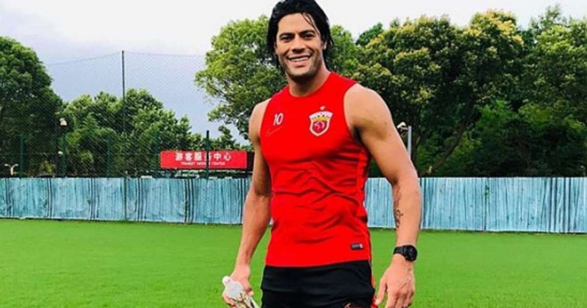Palmeiras monitora situação do atacante Hulk na China e estuda fazer ...