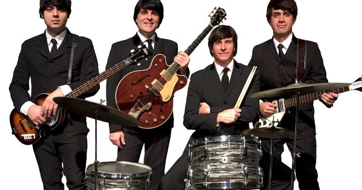 Banda Beatles 4ever realiza show drive in em São Paulo