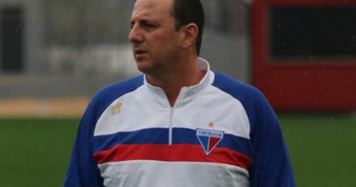 Rogério sai em defesa do elenco após empate no Couto Pereira