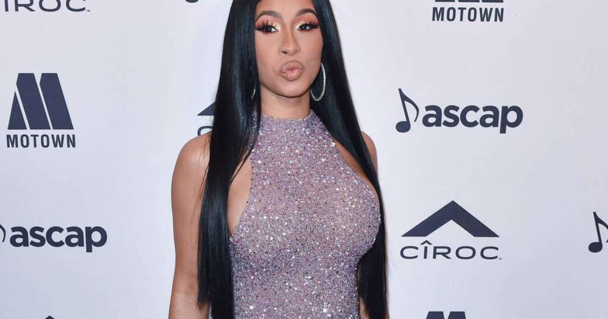 Cardi B perde piercing de R$ 69 mil no bumbum e revela detalhes chocantes