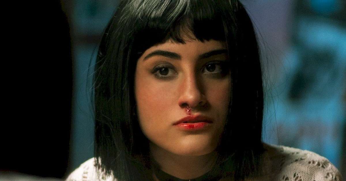 Cantora DAY lança o clipe de "Não Gosto de Mim"