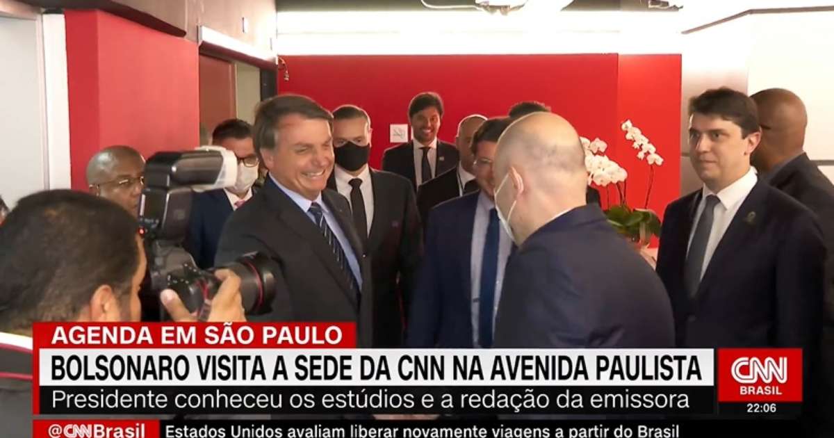 Bolsonaro visita sede da CNN em SP: “Me senti bem aqui”