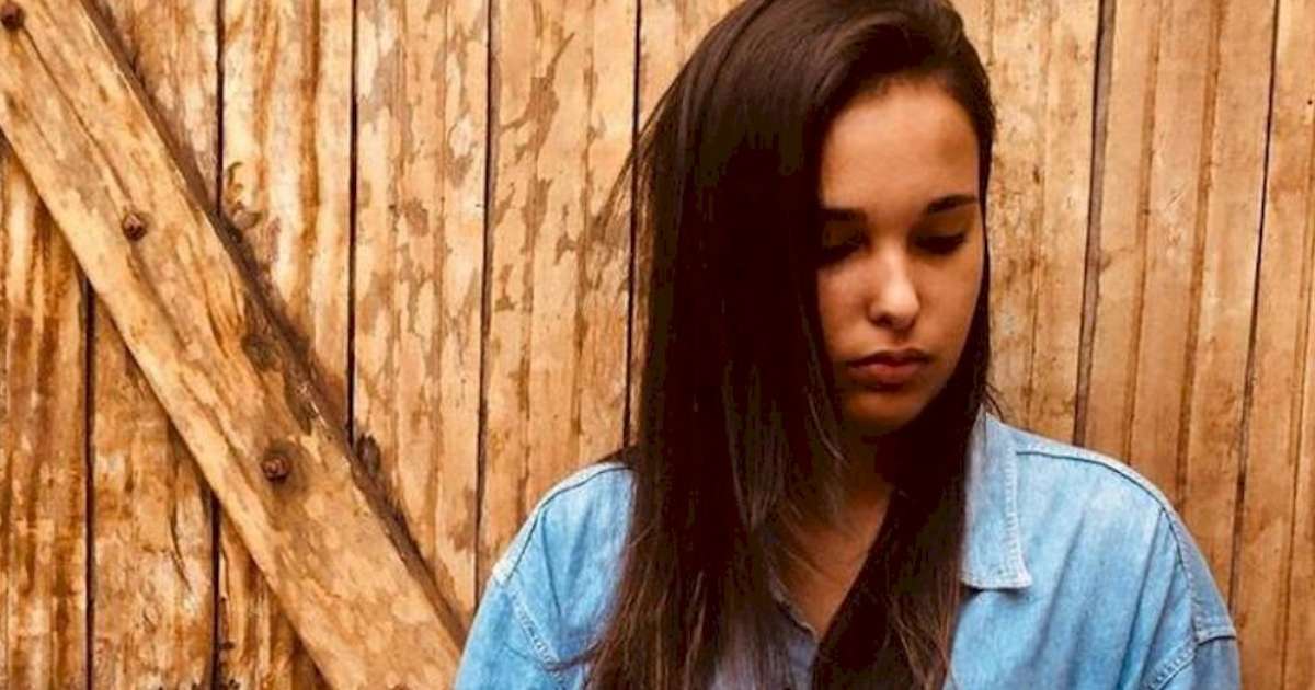 Aline Bastos e a reflexão sobre 2020 em seu primeiro single "Retrô 2.0"