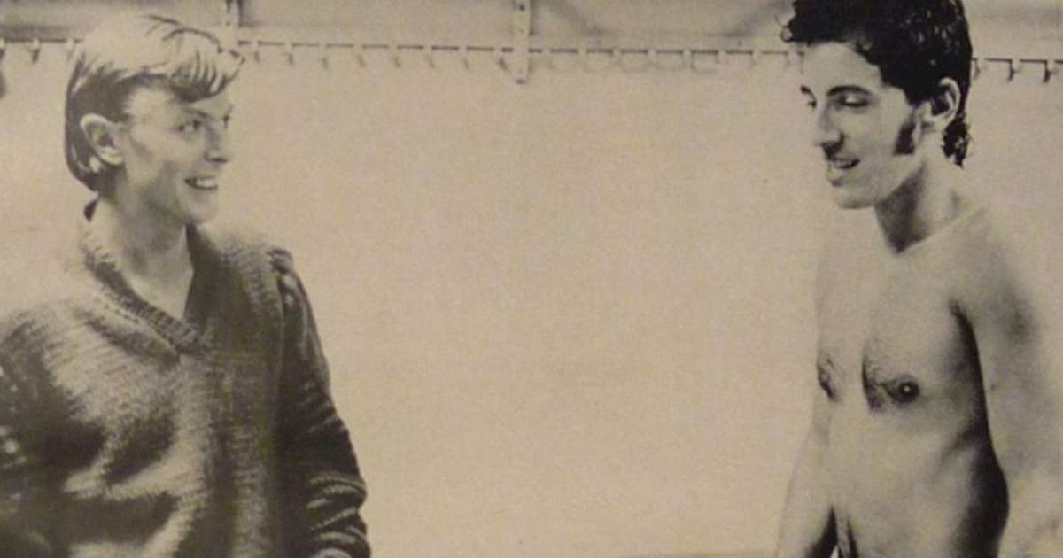 David Bowie: relembre o cover de "Growin Up" de Bruce Springsteen