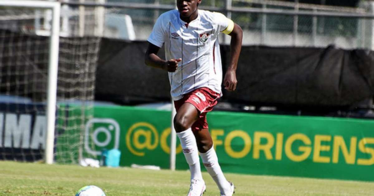 Gratidão ao pai e muito trabalho: Metinho realiza sonho de jogar no ...