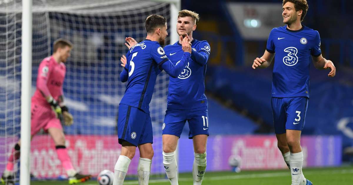 Chelsea vence o Everton e se aproxima dos líderes do Inglês