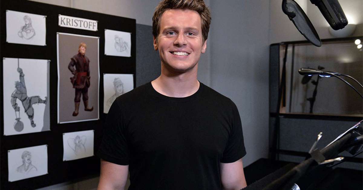 Jonathan Groff dublará boneco de pano em nova série infantil da Netflix