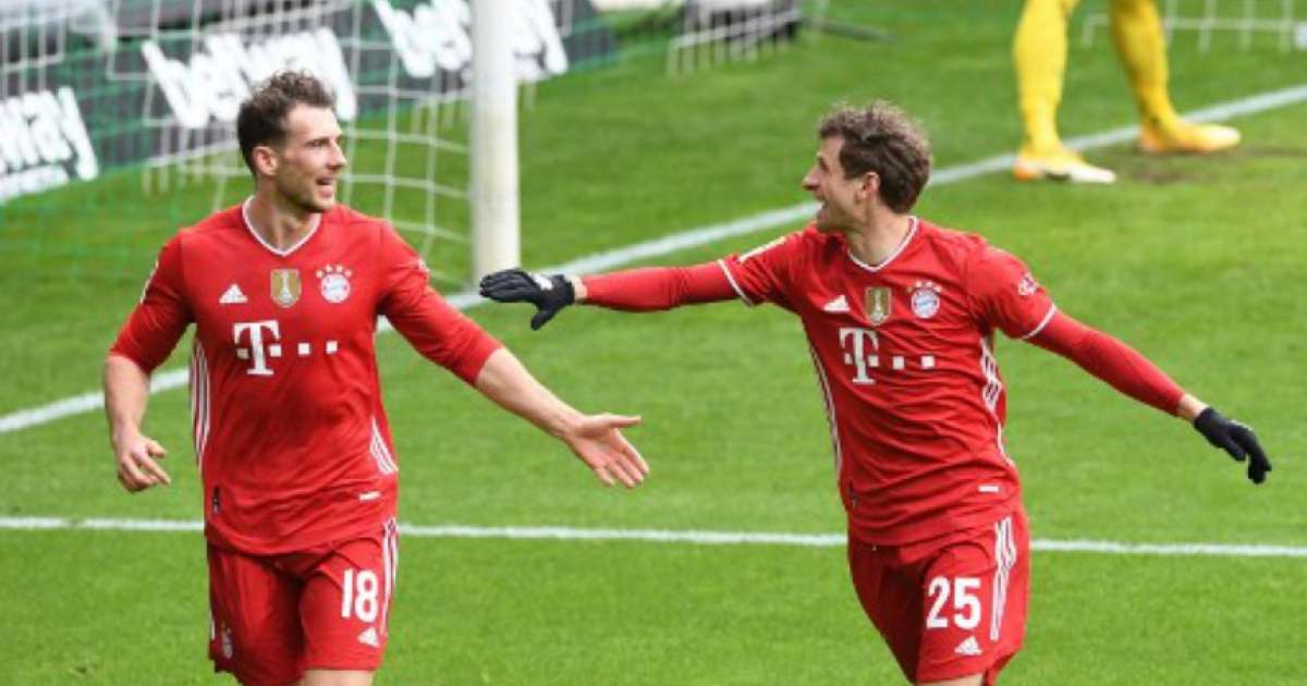 Lewa marca, Bayern vence Werder e segue na ponta da Bundesliga