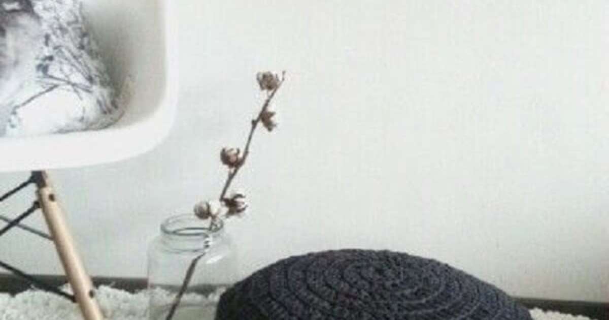 Puff Preto: +52 Modelos e Dicas para Usar na sua Decoração