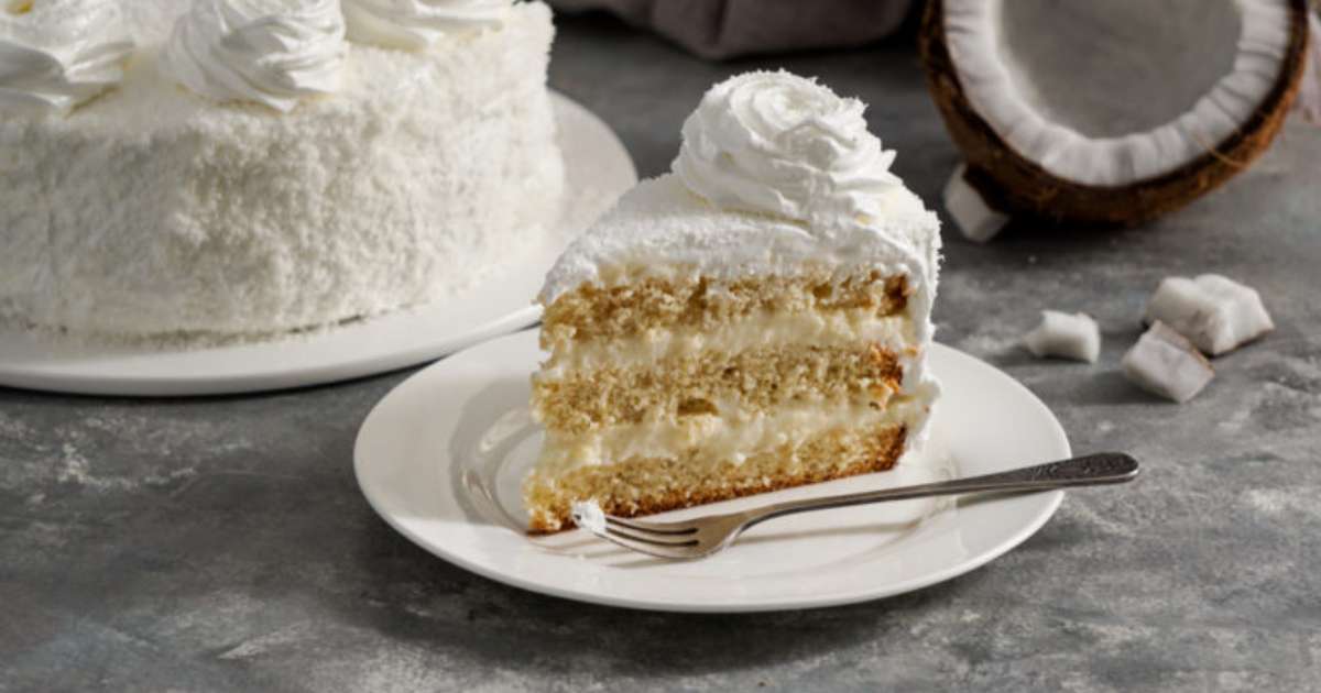 Oito receitas de bolos recheados deliciosos e práticos de fazer