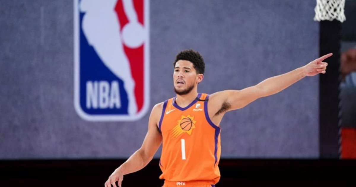 Booker recusa "vitória moral" e crava Suns na luta por título