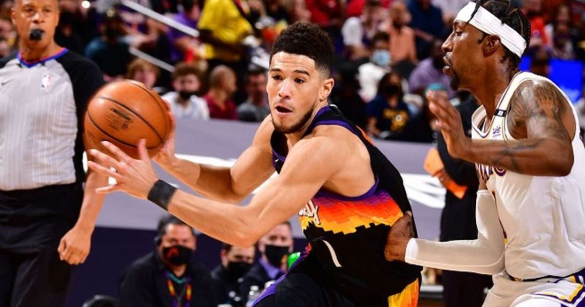 Booker lidera e Suns vence Lakers no primeiro jogo da série de playoffs