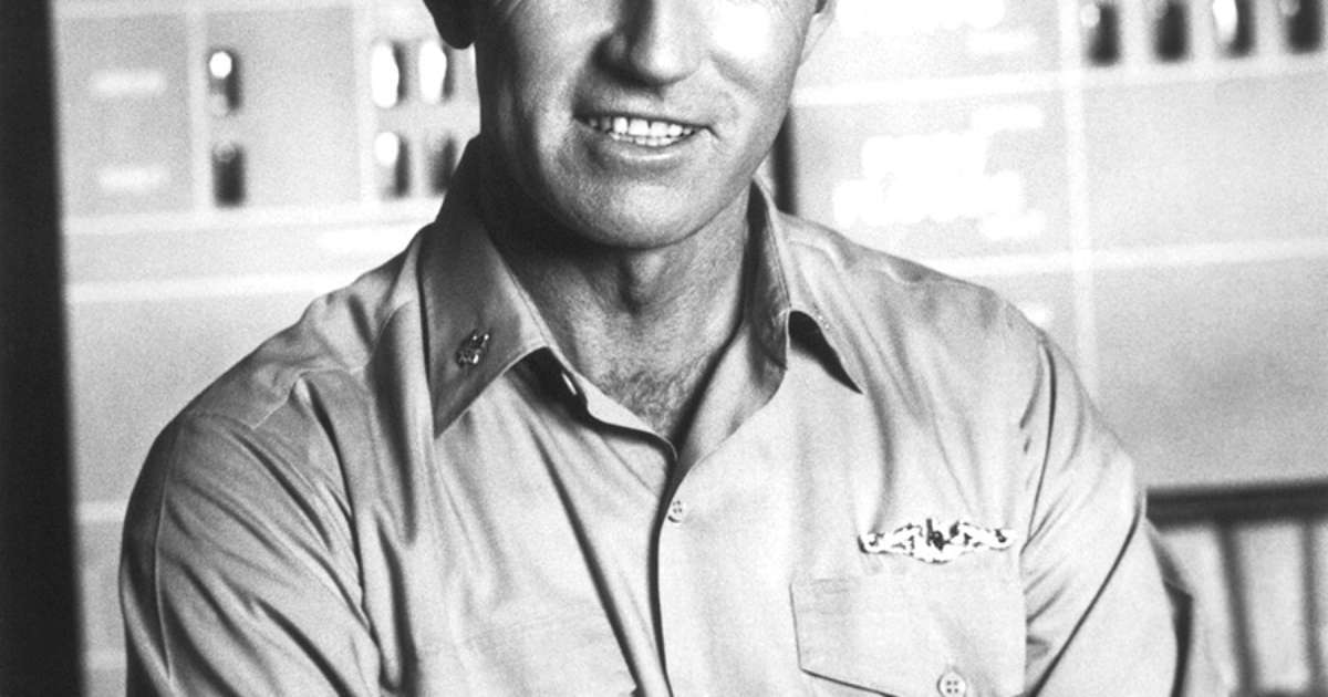 Robert Hogan (1933-2021)