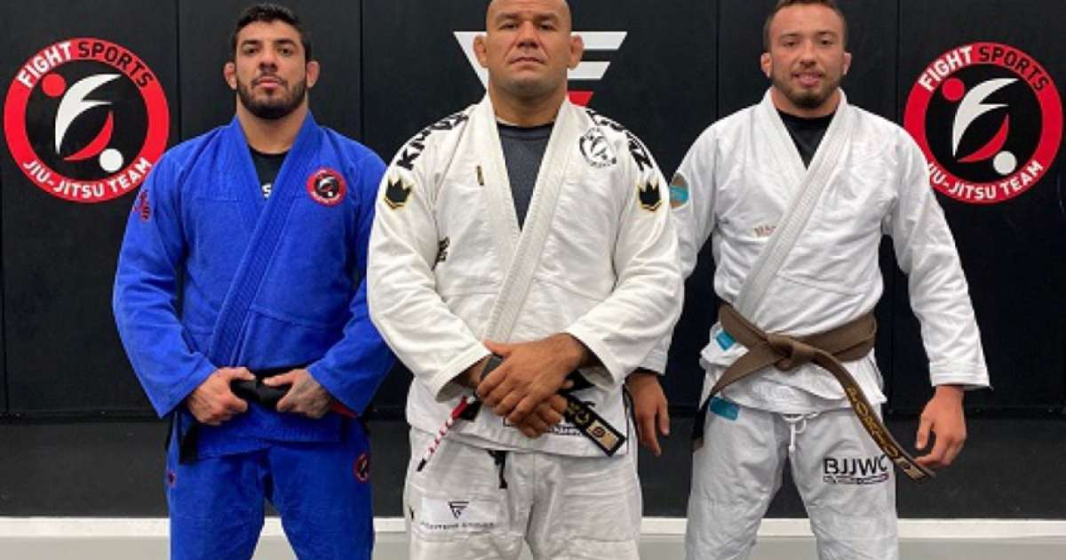Graduados por Cyborg na Fight Sports, Felipe Porto e João Costa vibram ...