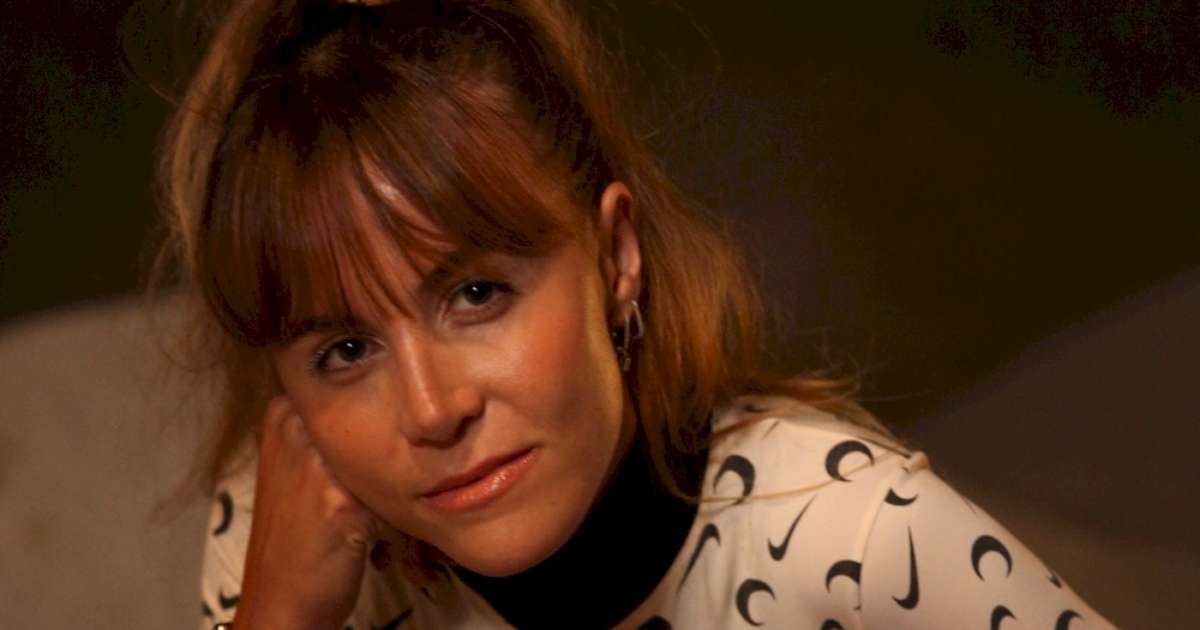 Marina Gold reflete sobre a esperança em "Até Você Chegar"