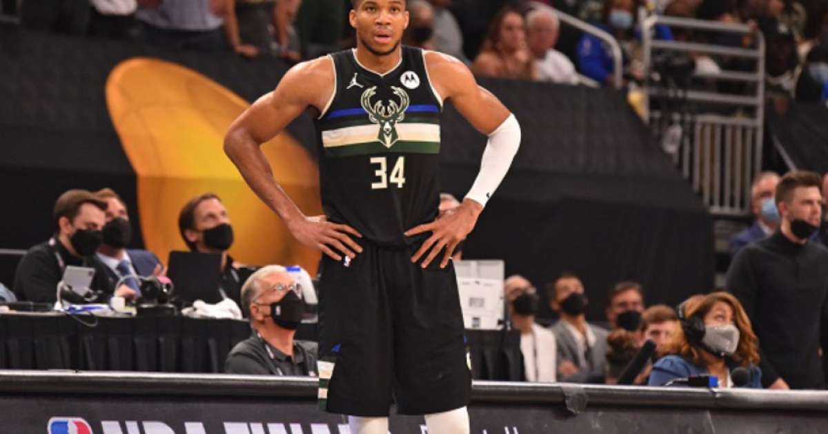 Kobe Bryant e outro astro da NBA previram título de Antetokounmpo