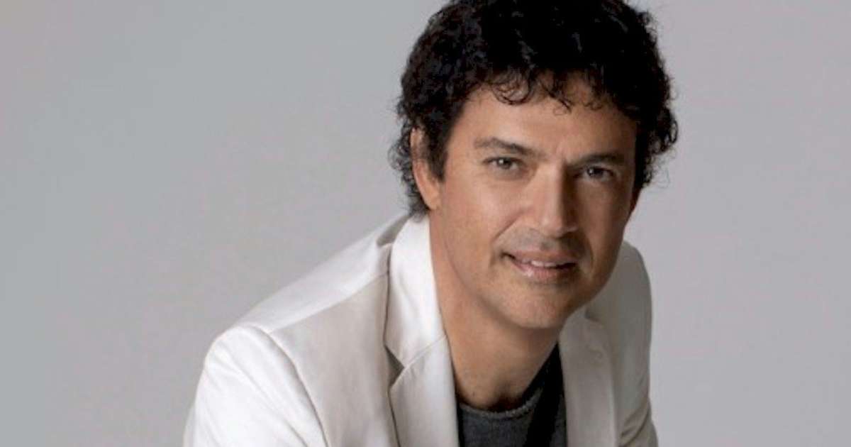 Jorge Vercillo apresenta show "Final Feliz" em São Paulo