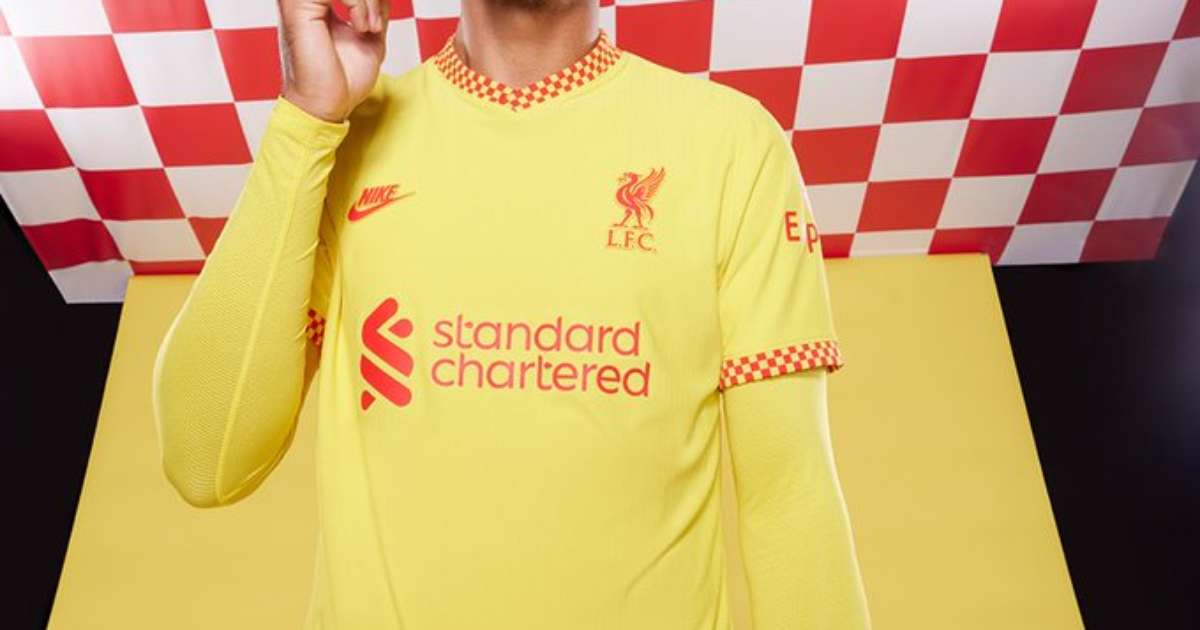 Liverpool lança terceiro uniforme inspirado no Kop, as grandes noites ...