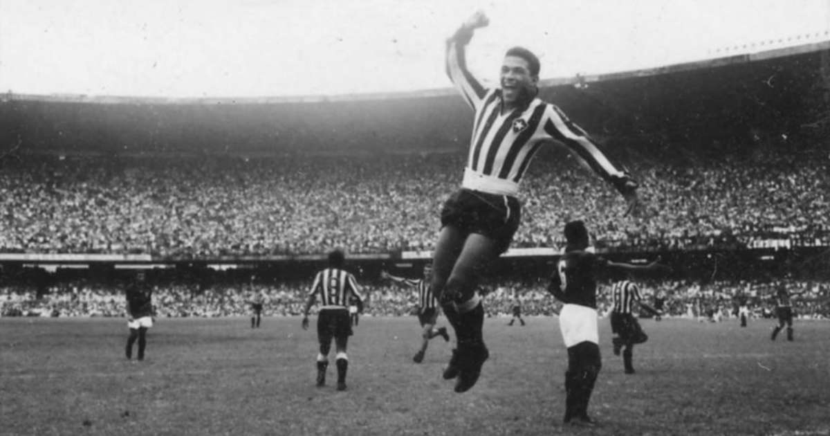 Foto inédita de Garrincha é divulgada 41 anos depois; veja