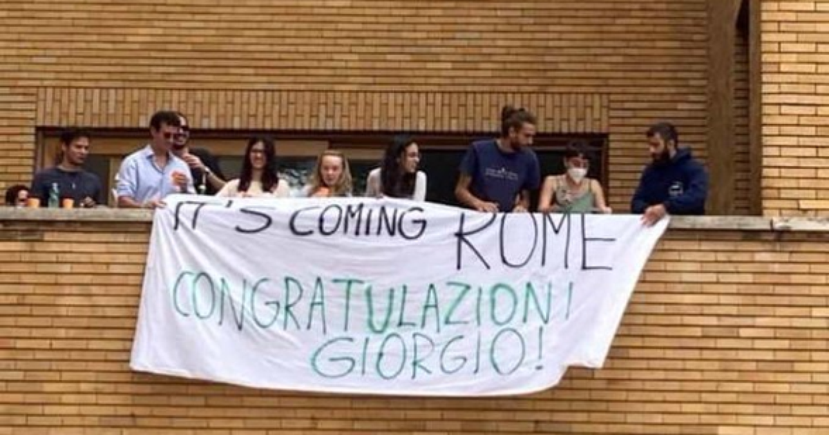 'It's Coming Rome': Faixa celebra Nobel a italiano