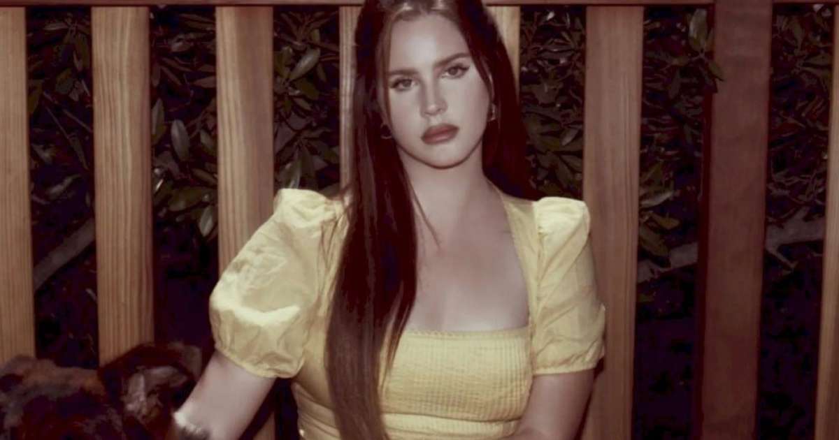 Lana Del Rey lança o esperado álbum "Blue Banisters", o oitavo de sua ...