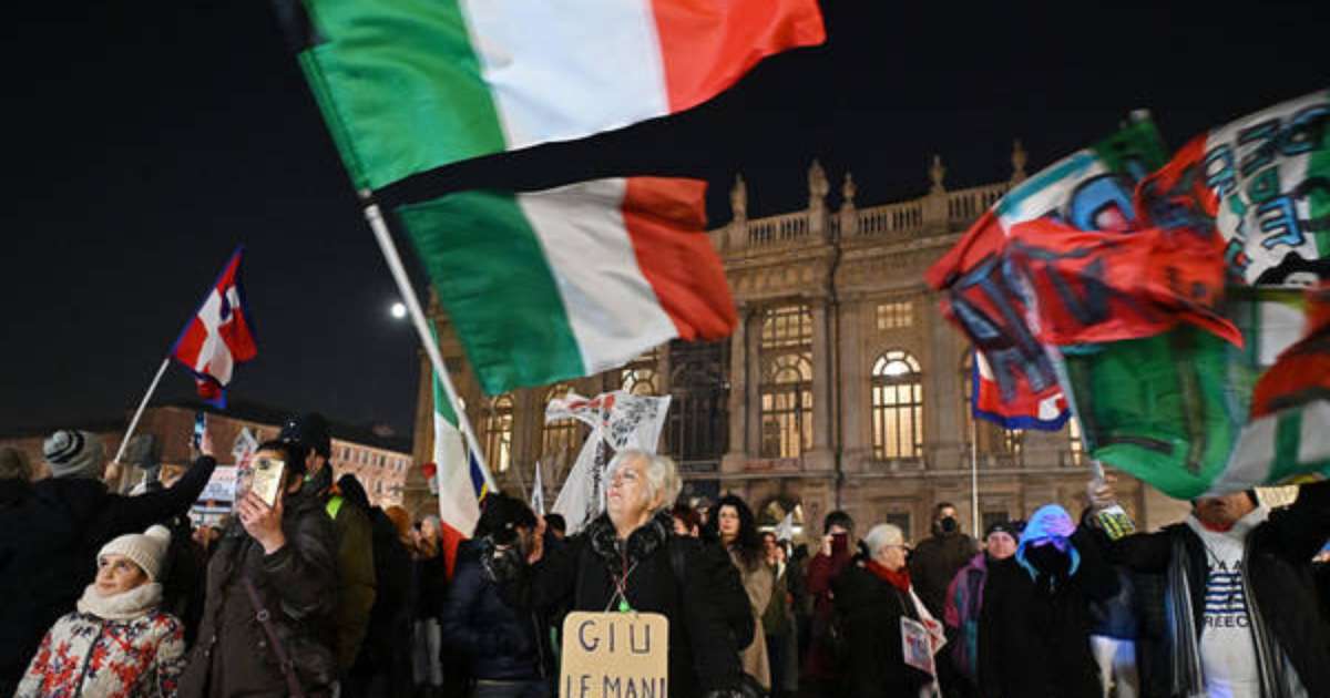 Manifestantes antivax realizam novo protesto na Itália