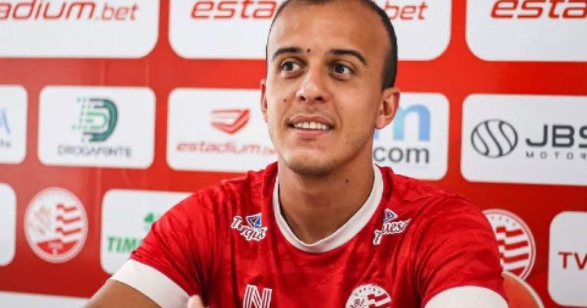 Herói de acessos, Matheus Carvalho avalia seu futuro