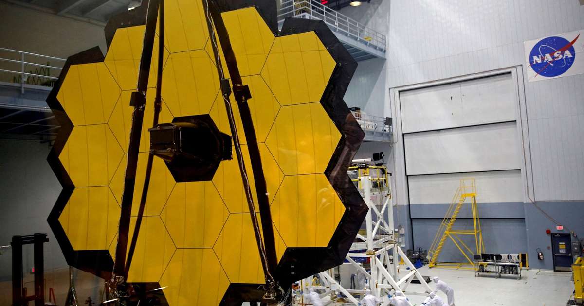 Telescópio James Webb completa abertura e assume forma final