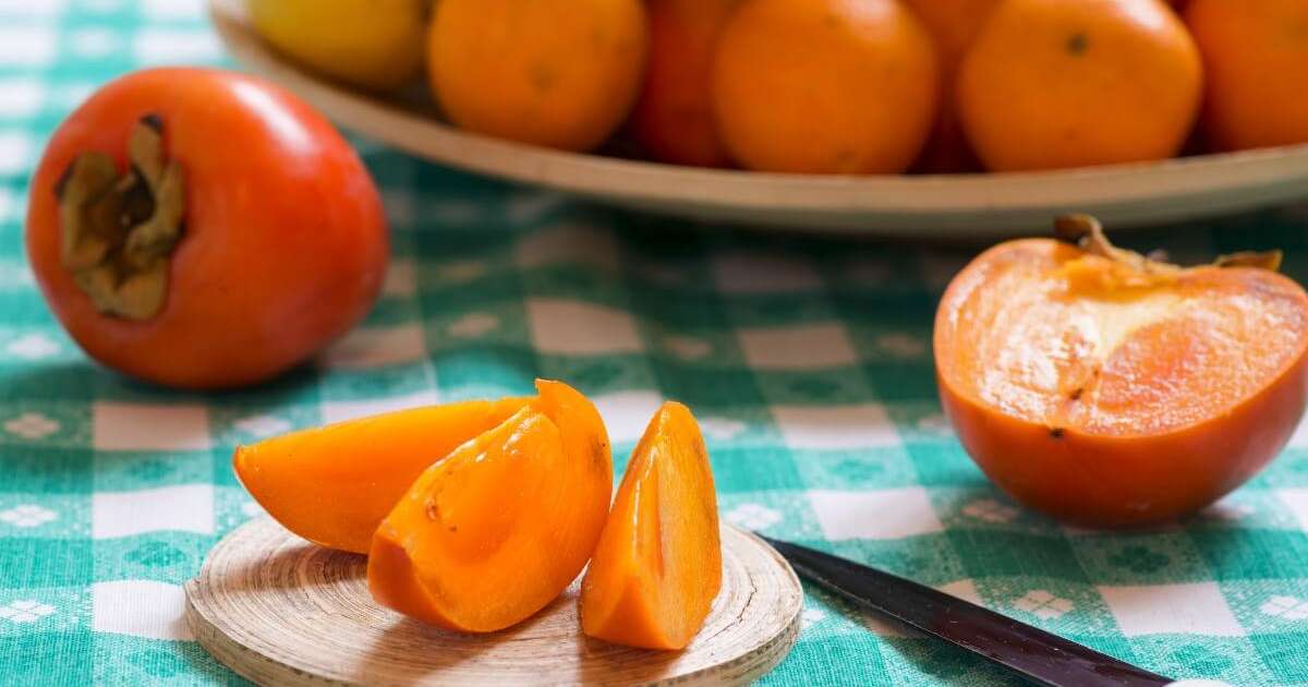 8 benefícios do caqui: fortalece a imunidade, emagrece e mais