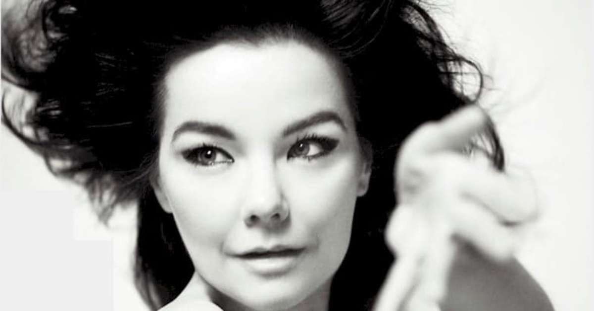 Björk afirma que está preparando "um álbum totalmente novo"