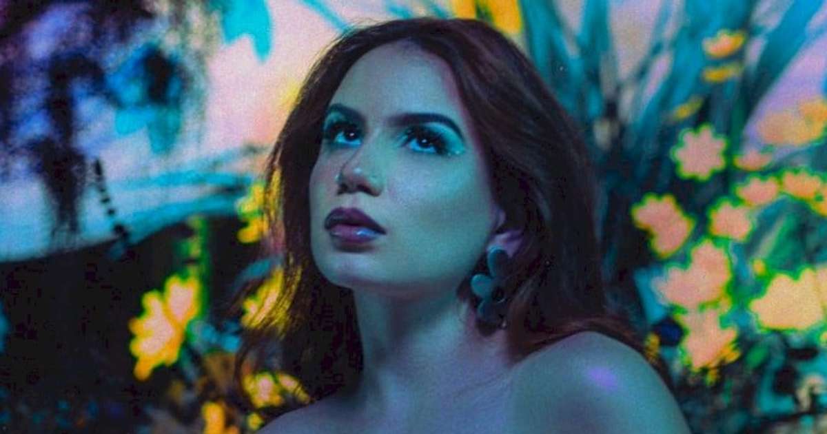 Carol Biazin lança a inédita "Garota Infernal" com seu clipe oficial