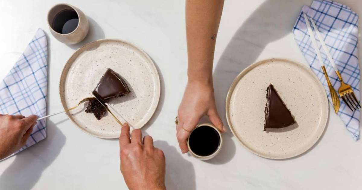 Bolo de chocolate da babá Ivone vira sucesso em Brasília e já ganha ...