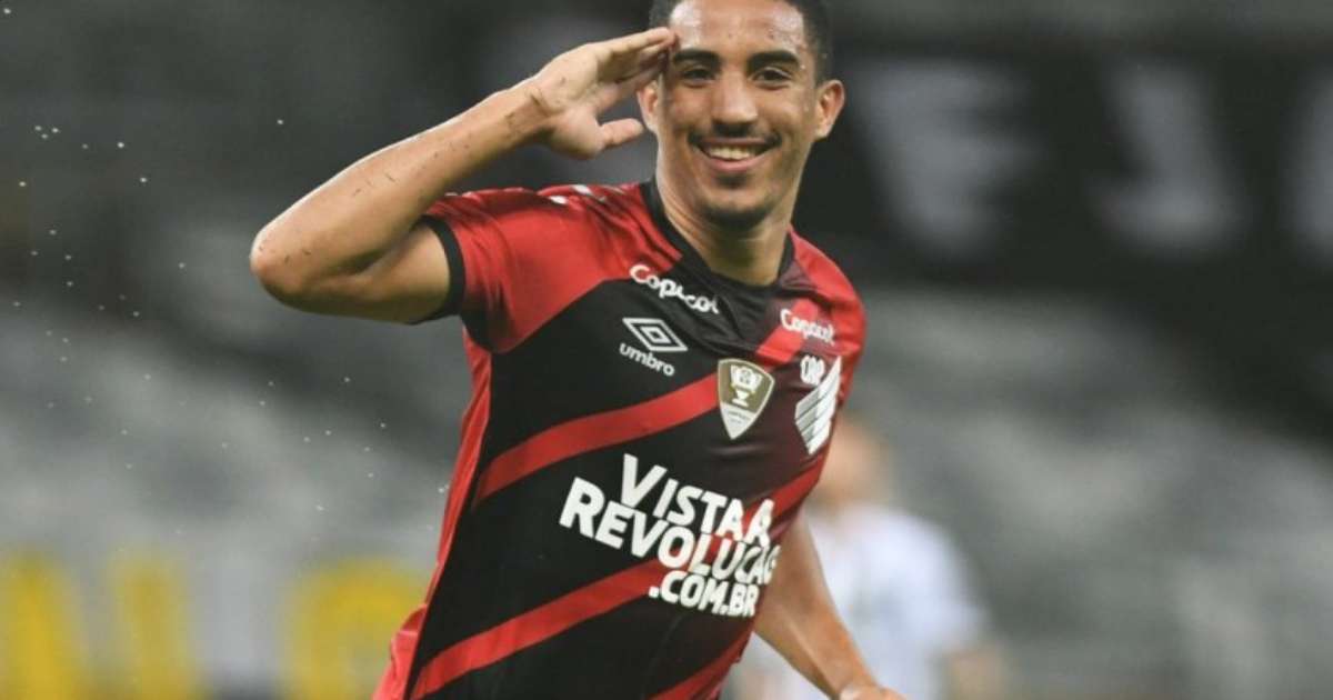 Visado por clubes de fora, Christian celebra ano de destaque no Athletico