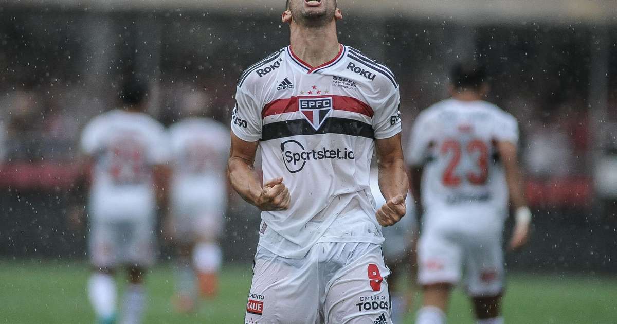 Calleri decide novamente, e São Paulo vence o Corinthians em estreia de ...