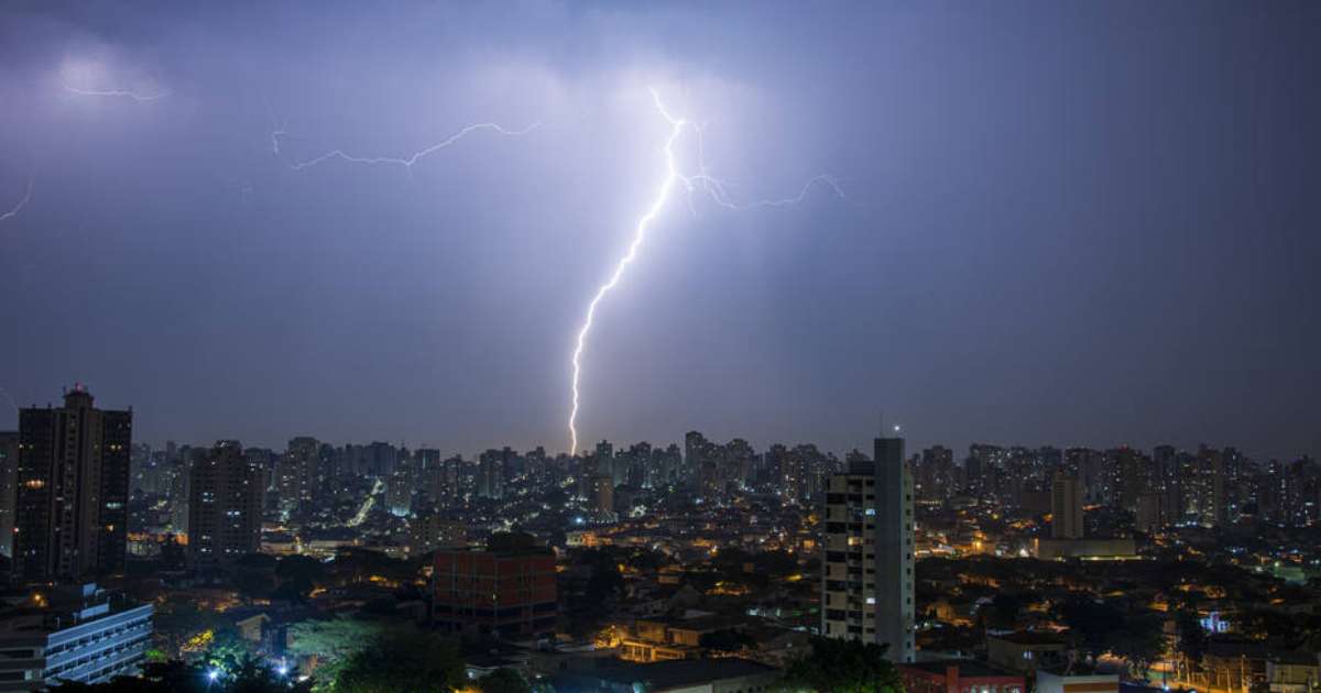 Brasil registra alta de 29% de raios neste ano; veja regiões com mais casos