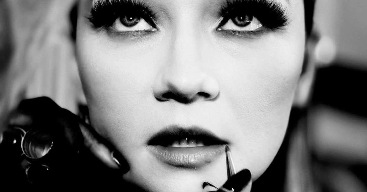 Golpista de "Inventando Anna" é deportada para a Alemanha