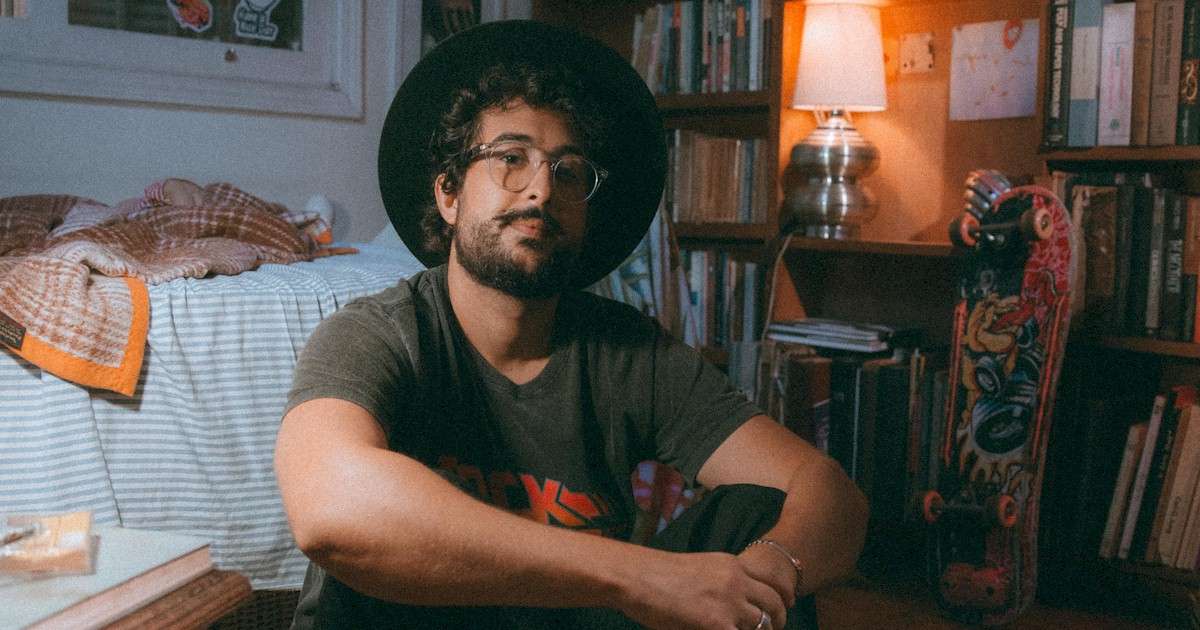 Zeeba lança seu novo álbum "Tudo ao Contrário"