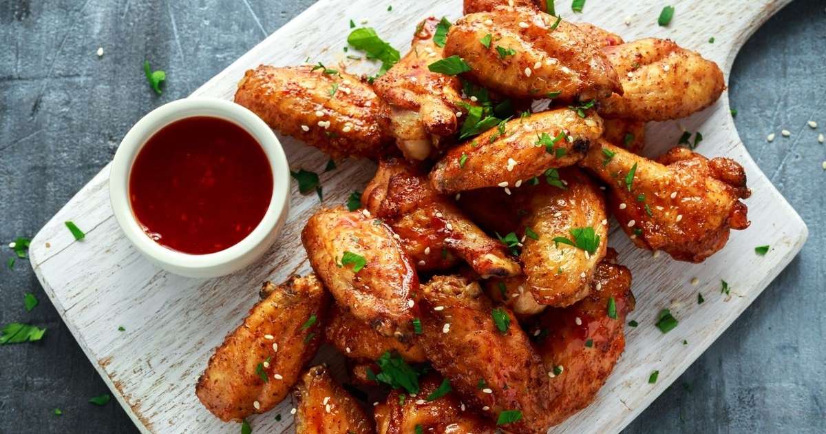 7 receitas de petiscos para acompanhar os desfiles de Carnaval