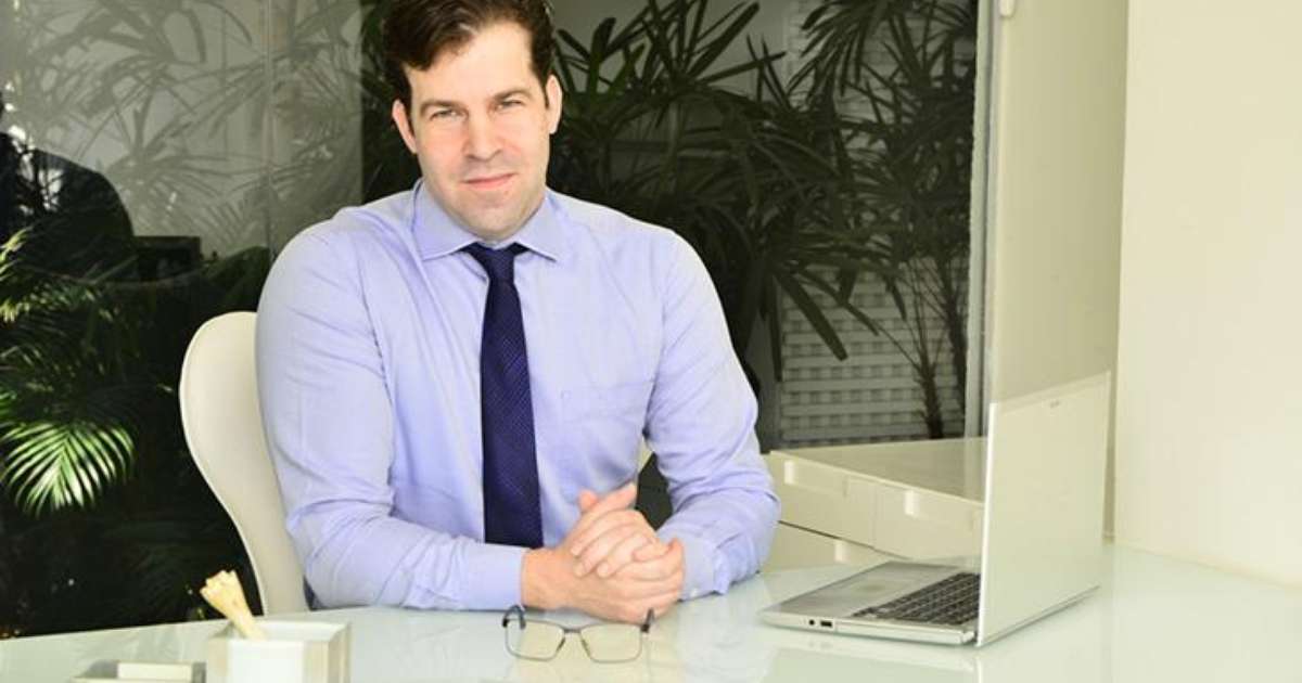 Dr. Thomas Benson explica o que é o deep plane facelift