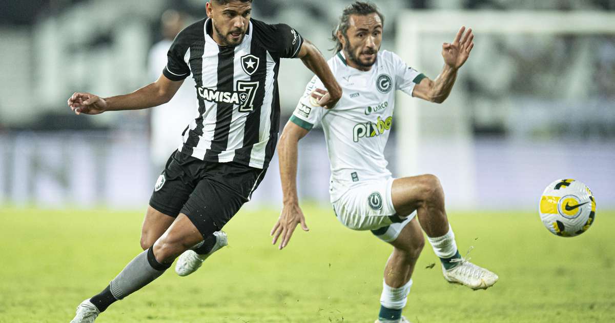 Botafogo: vaiado num Engenhão lotado pela 1ª vez no ano