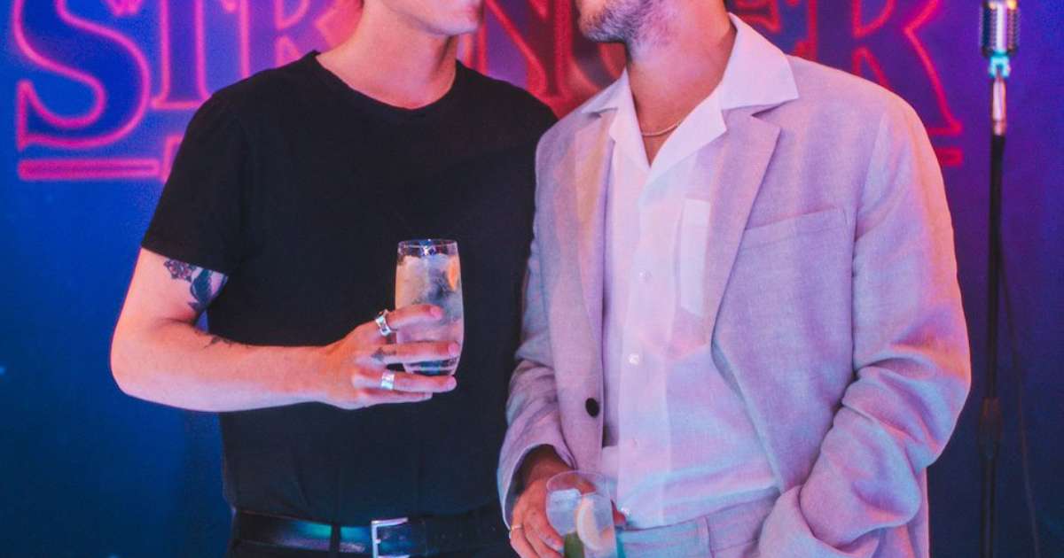Jamie Campbell Bower E Joseph Quinn Comemoram Sucesso De Stranger