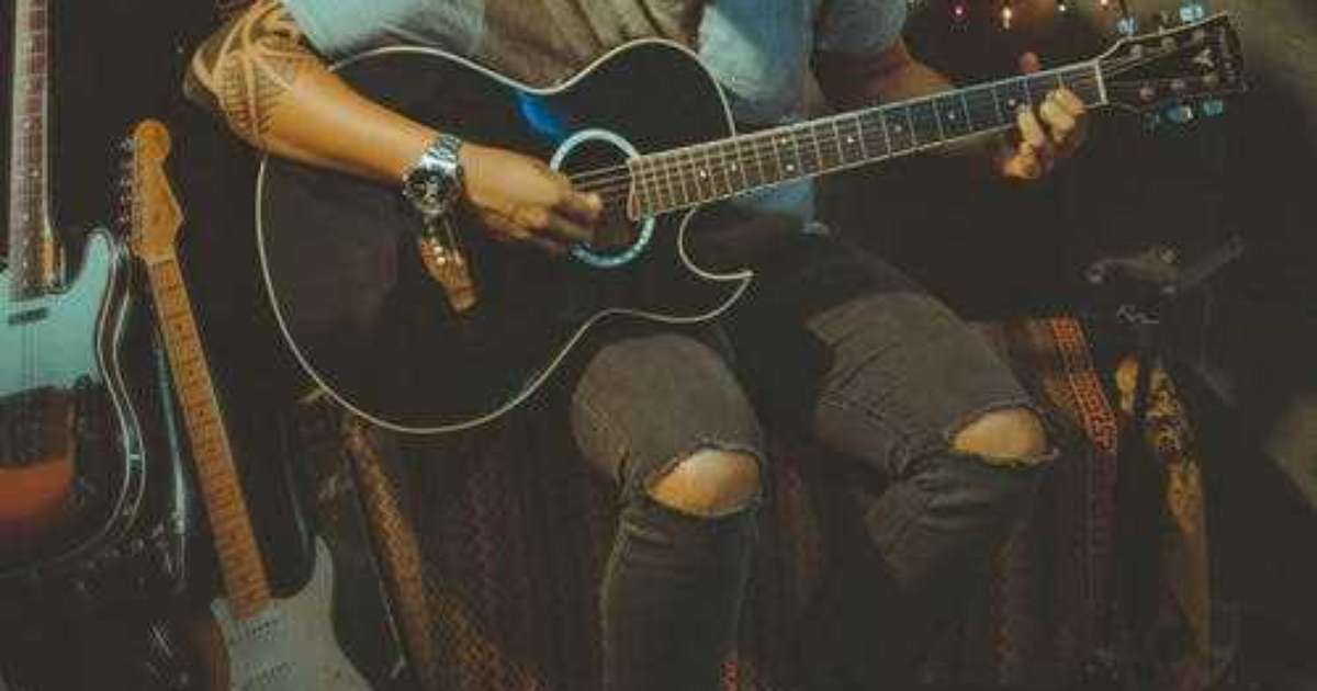 As 7 músicas de rock mais fáceis para tocar no violão