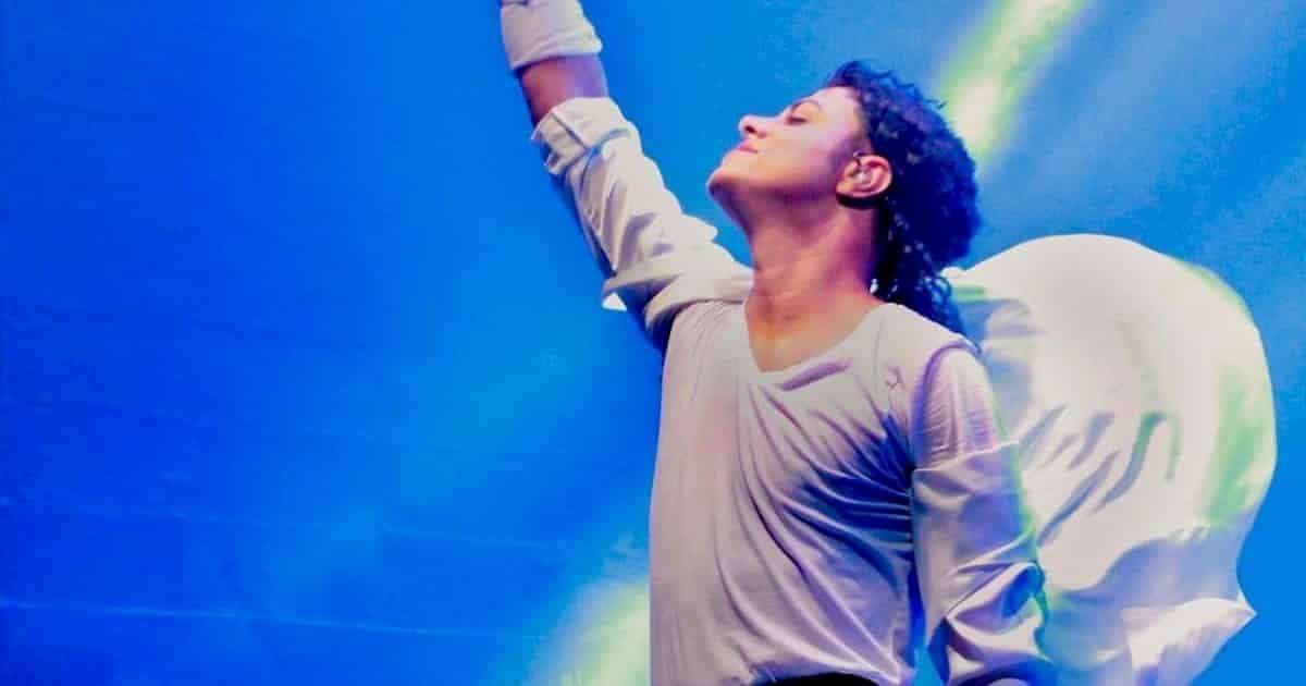 Após turnê pelos EUA, Rodrigo Teaser lota show no Rio