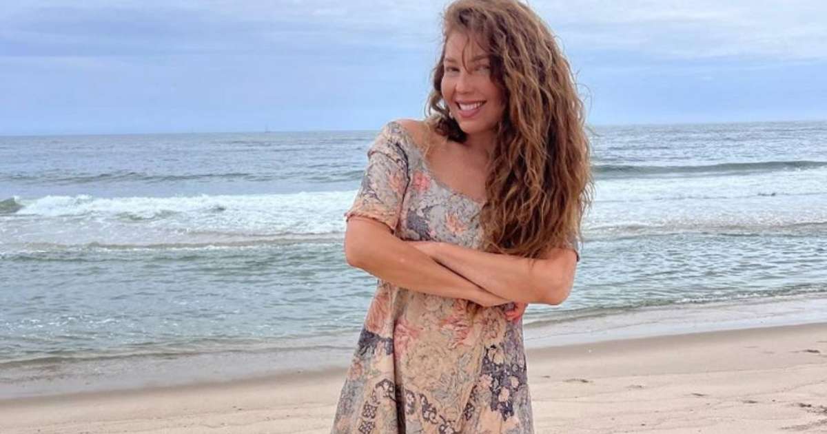 Thalia se caracteriza de Marimar com vestido original da personagem