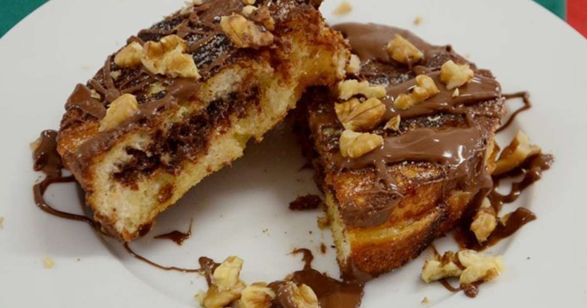 French toast recheada: rabanada com creme de avelã