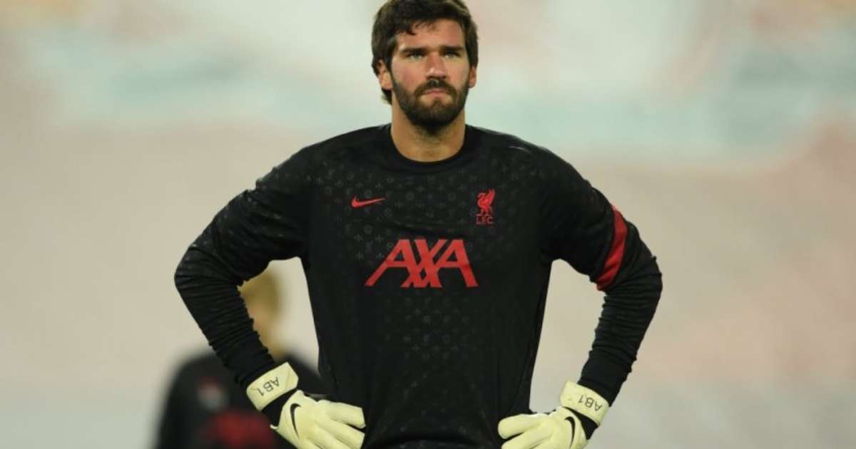 Alisson liga alerta do Liverpool após derrota em clássico diante do ...