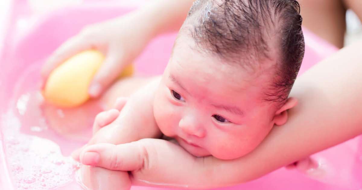 Como dar banho no bebê, sem medo: 10 dicas