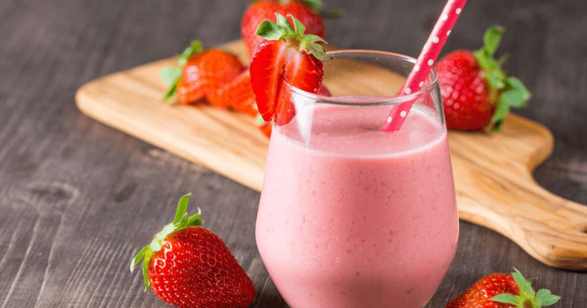 Café da manhã com 2 ingredientes: aprenda a fazer shake de morango